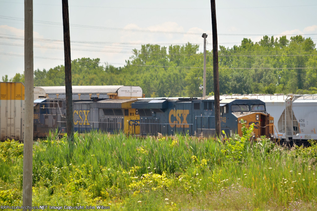 CSX 748 & CSX 698